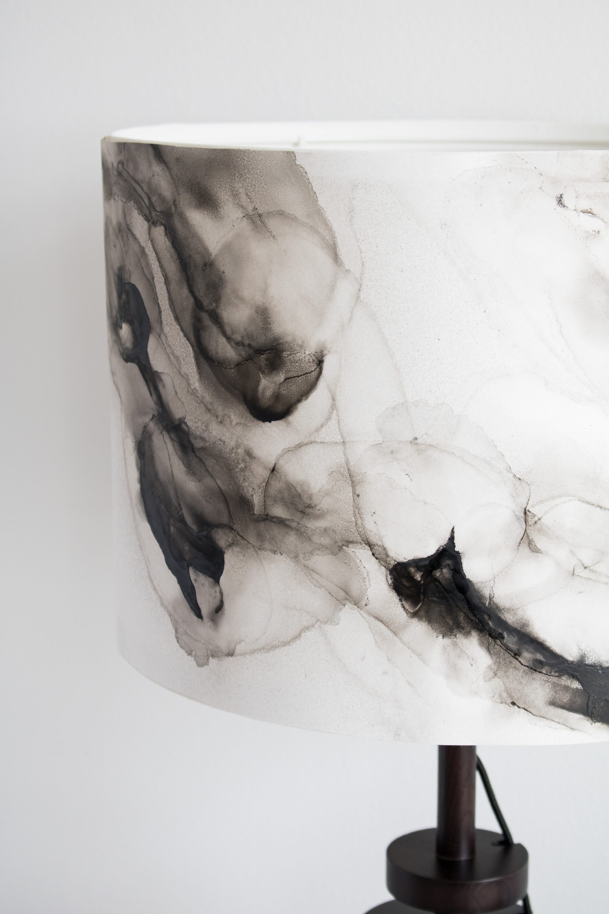 Acetone Art Table Lamp – Creating a mood with functional art