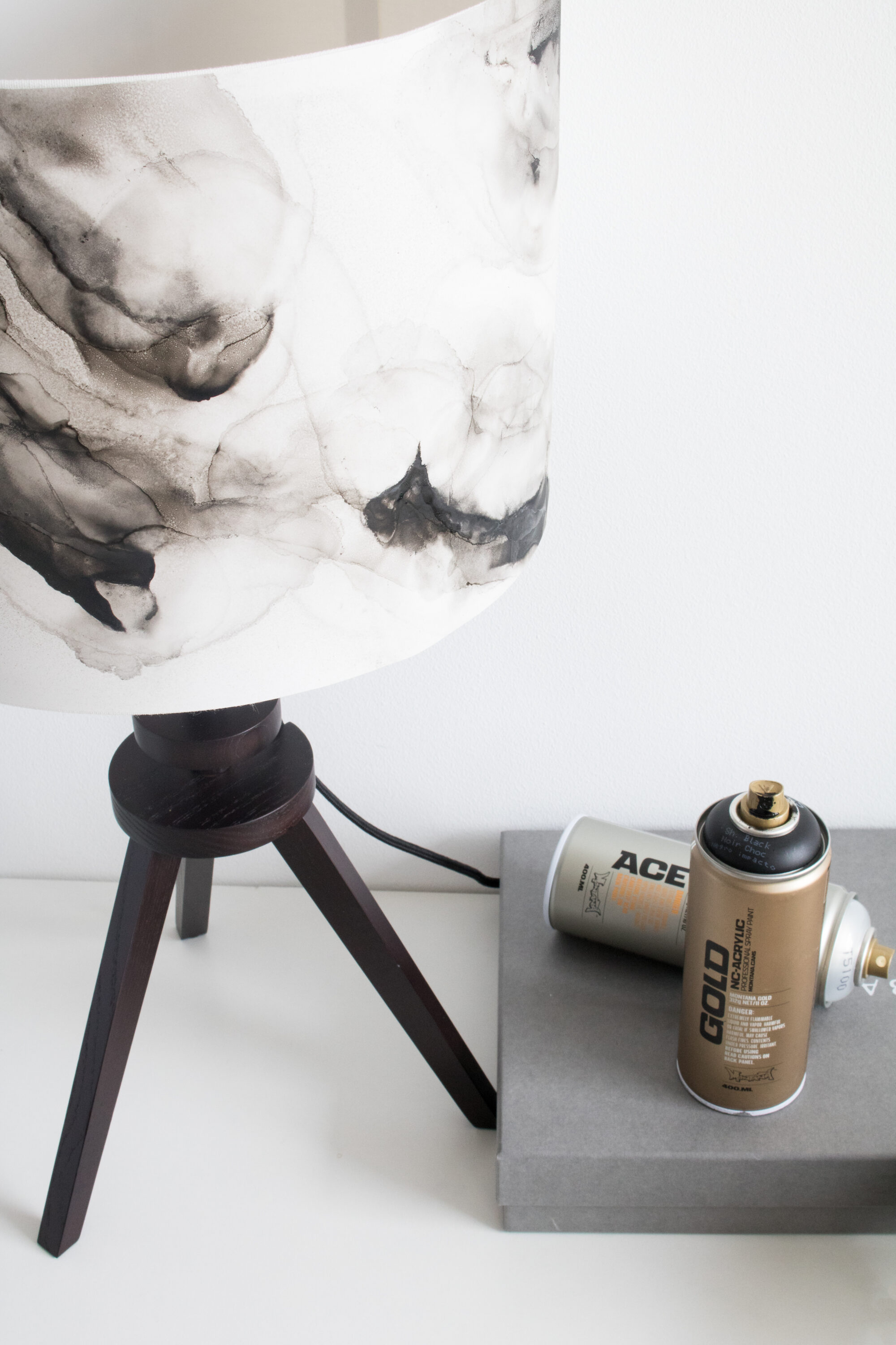 Acetone Art Table Lamp – Creating a mood with functional art