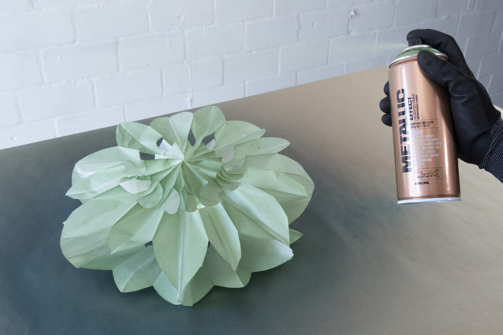 Metallic Paper Stars – Easy Decoration Made of Paper