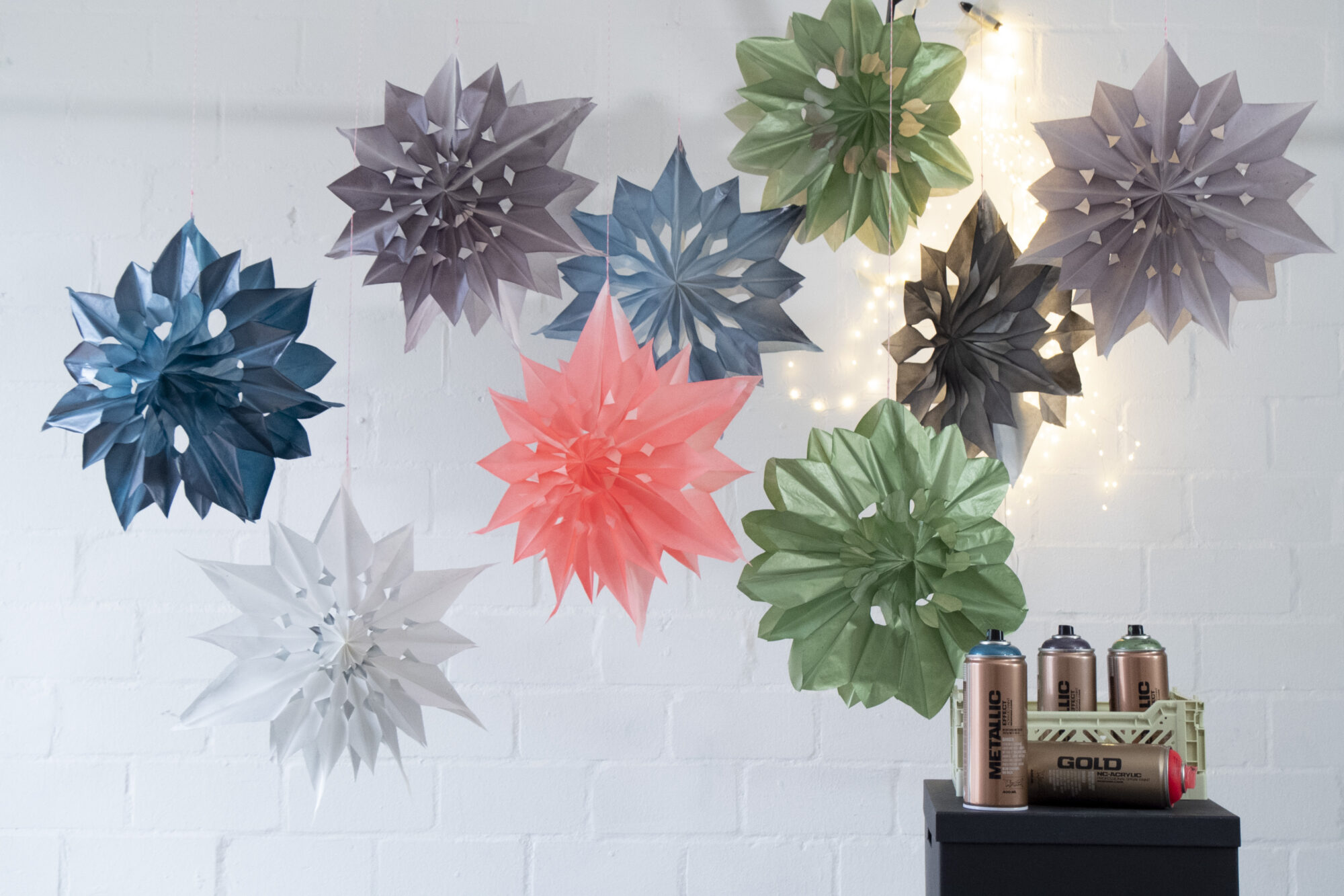 Metallic Paper Stars – Easy Decoration Made of Paper