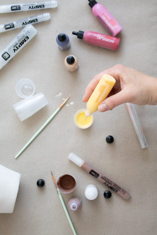 The marker and vase project – Redesigning vases with markers and color