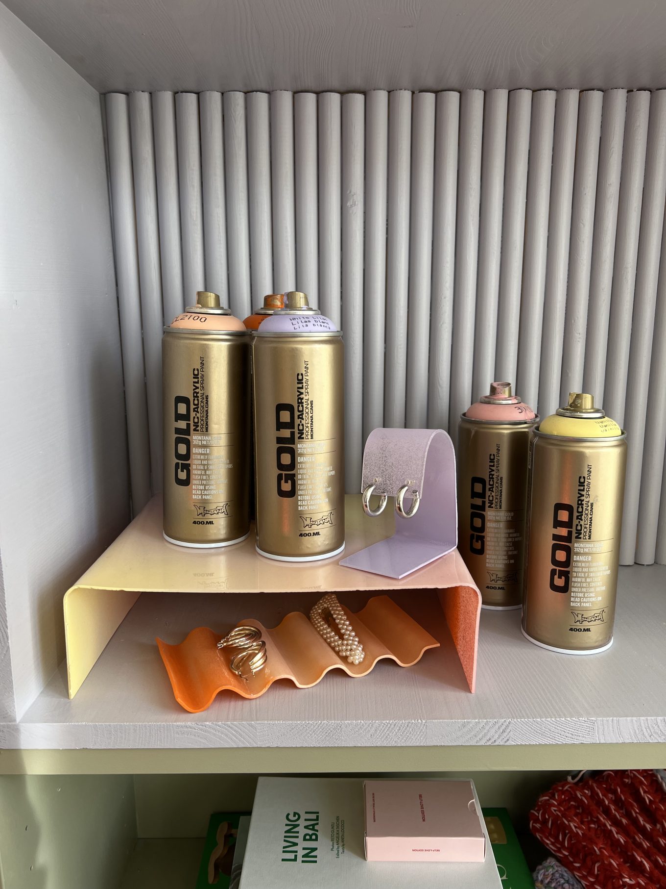 Fun Acrylic Trays – Shaping and coloring clear plastic with ease